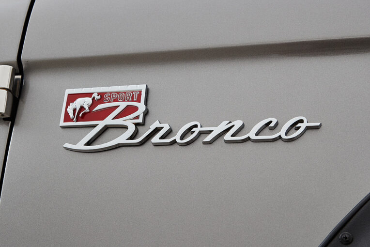 1971 Silver Ford Bronco | 1971 Classic Ford Bronco - Santa Fe | Classic ...